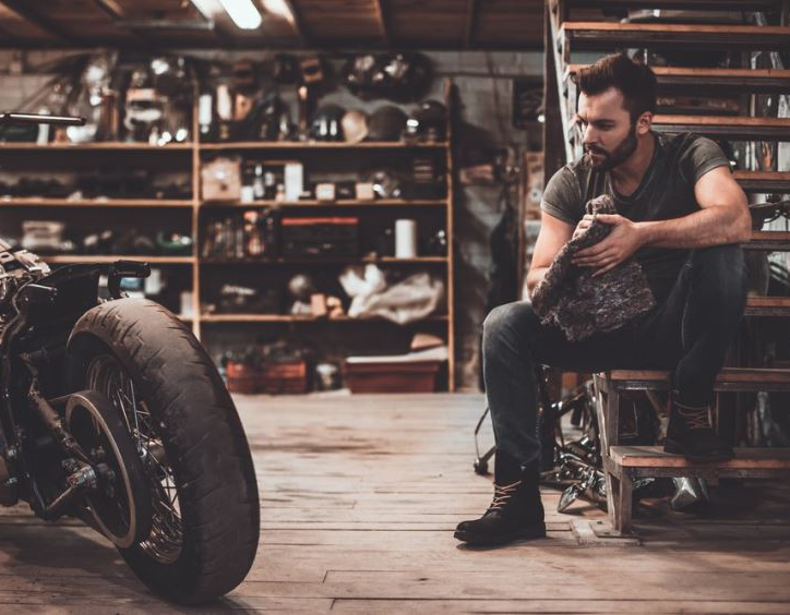 What Do You Need to Know Before Changing the Oil in a Motorcycle - Valvoline™ Global Canada - EN