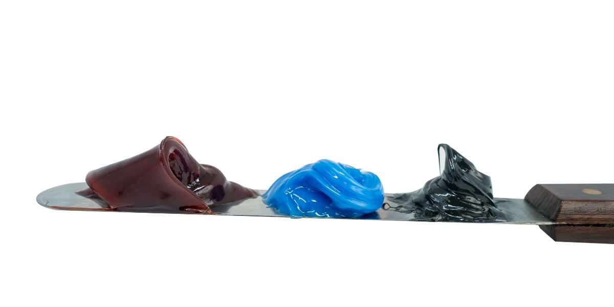 Decoding Grease Colors - Valvoline™ Global Europe - EN