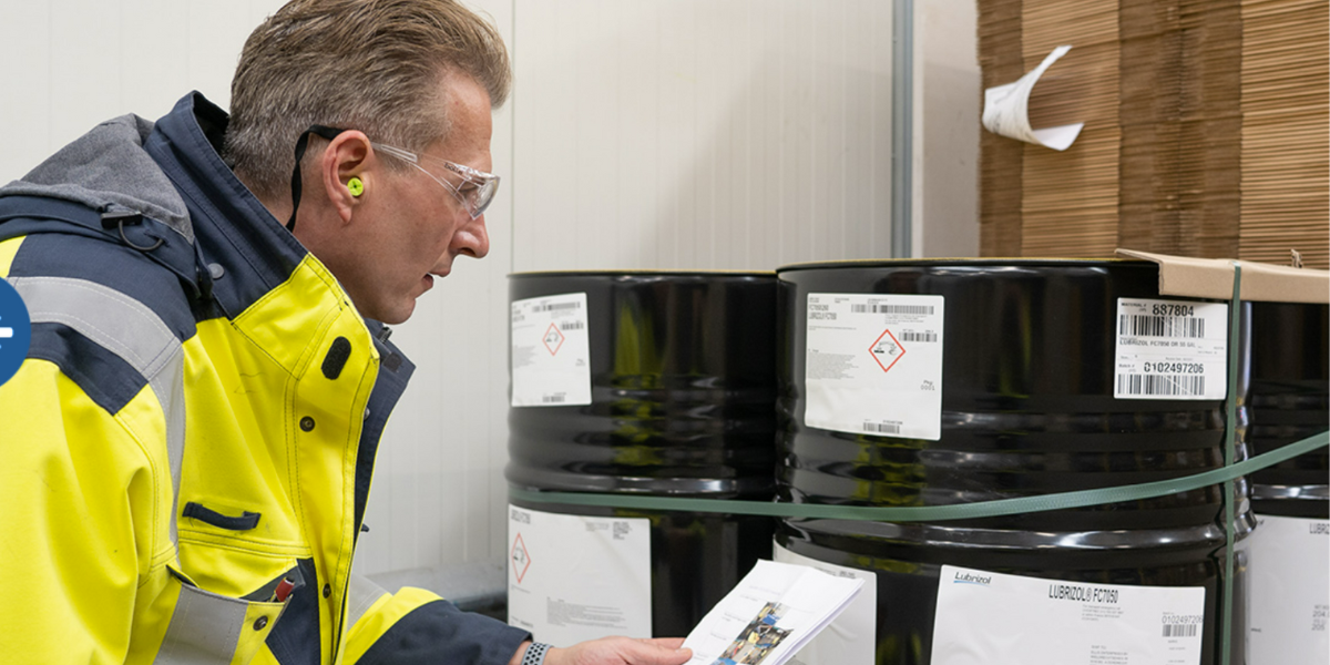 Lubricant Safety Practices to Consider - Valvoline™ Global Europe - EN